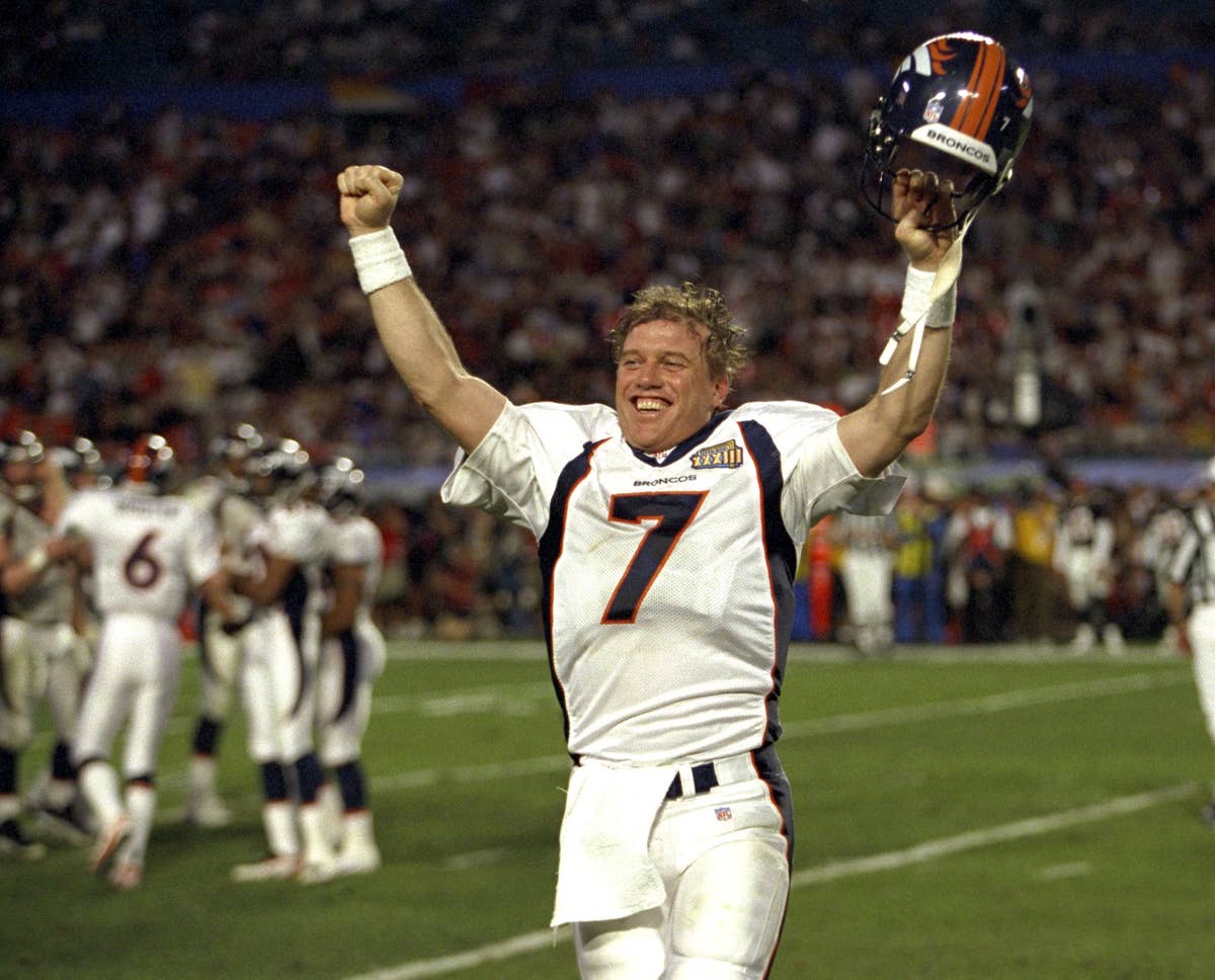NFL great John Elway talks autographs, baseball cards and his favorite ...