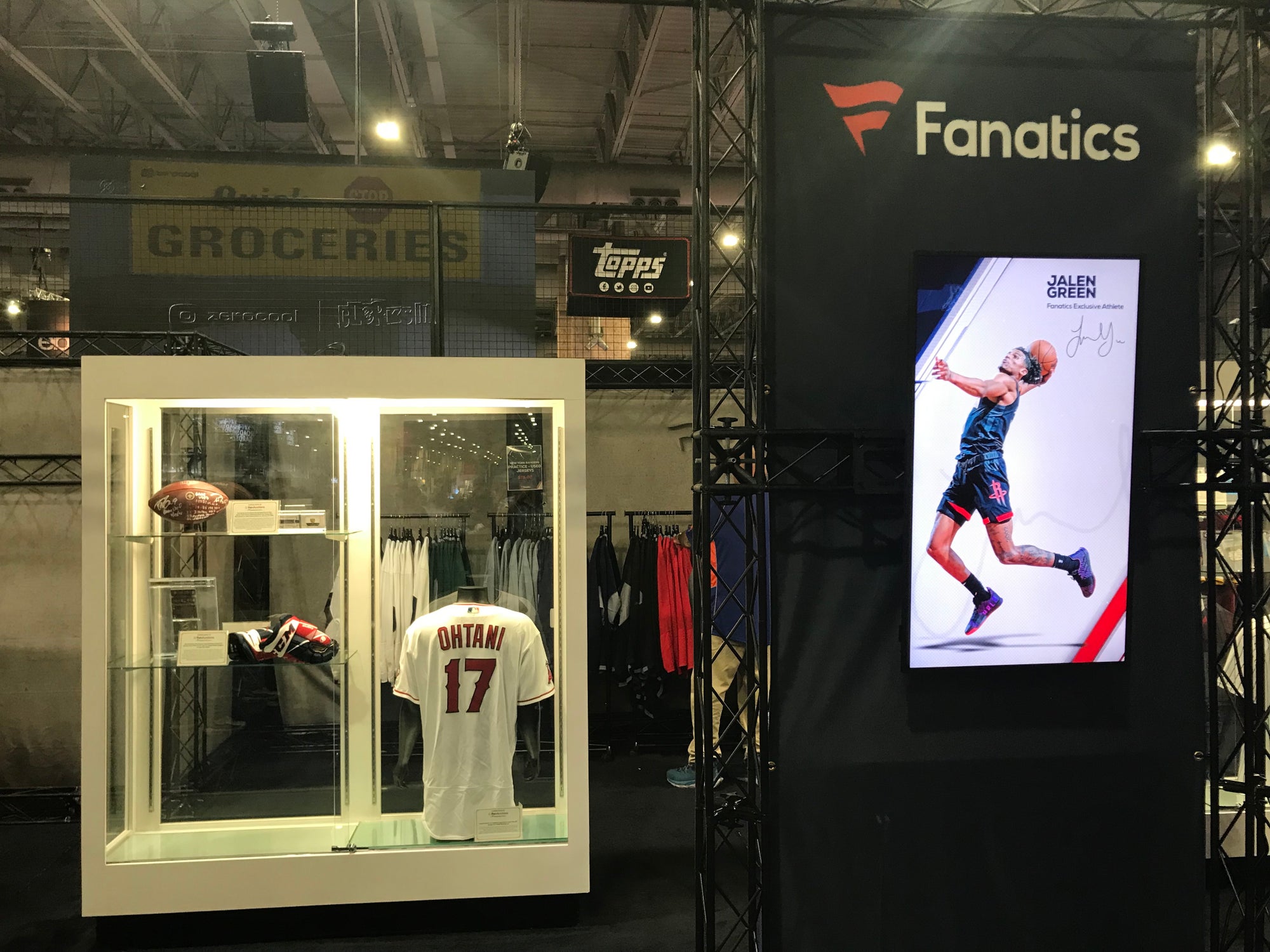 Fanatics to host card shows, autograph sessions through new company