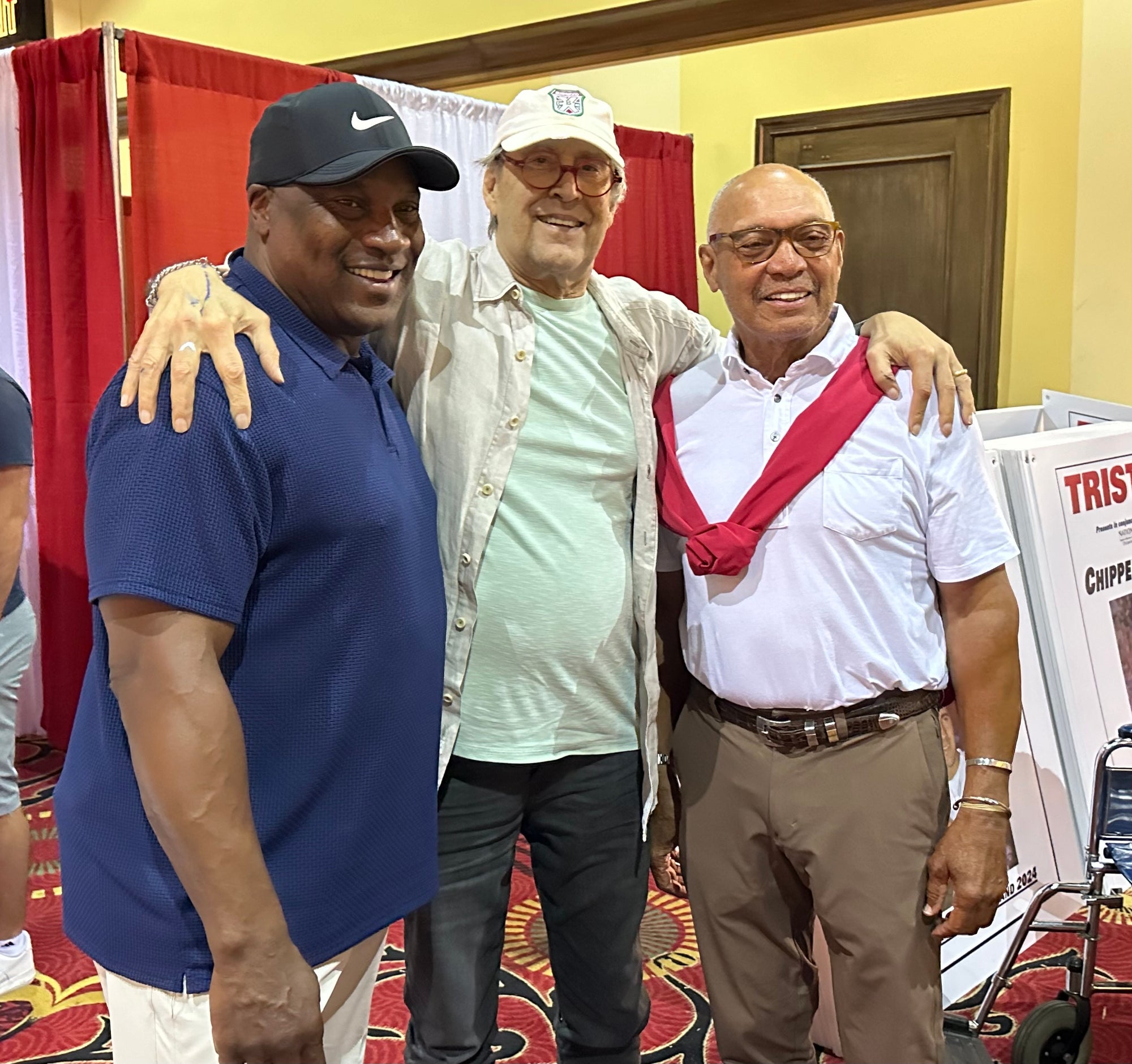 Legendary autograph signers delight fans, create priceless memories at ...